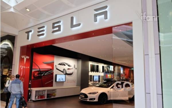 Tesla 正式开进英国，很可能设研发中心 | 爱范儿