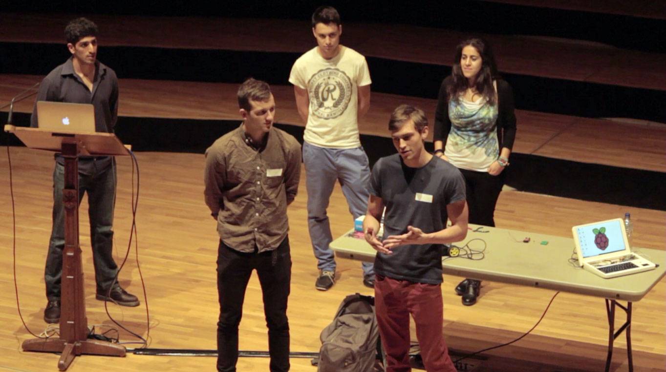 Pi-Top：世界上第一款 3D 打印的树莓派笔记本 | 爱范儿