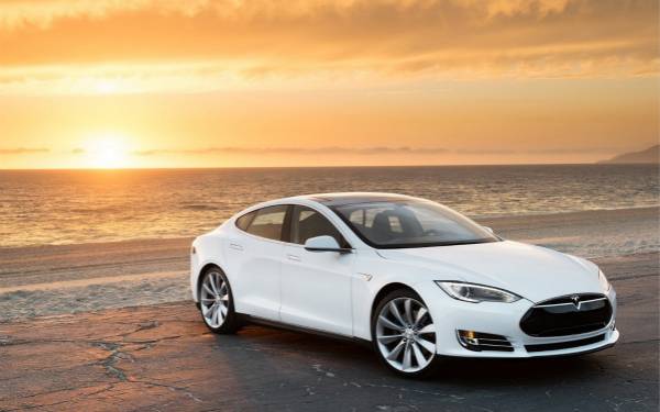 Model S 丢了也不怕，这对夫妇用手机找回来 | 爱范儿