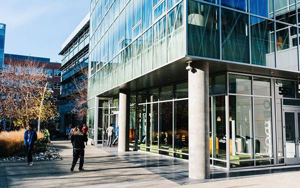 Kindle 是如何从 Lab 126 实验室走出来的？ | 爱范儿