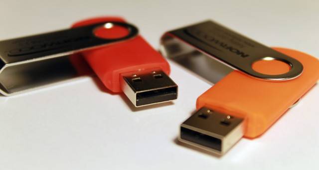 USB 简史：它取代了什么，又与谁在竞争？ | 爱范儿
