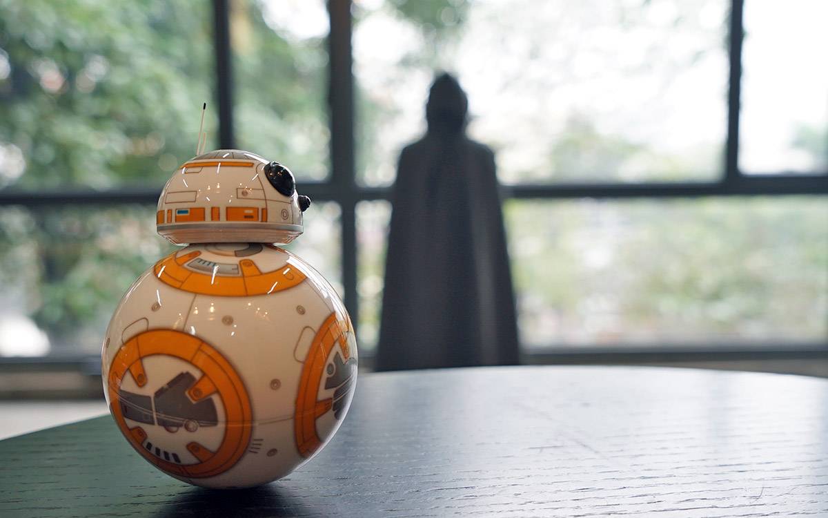 星球大战 BB-8 评测：萌到能当宠物的机器人 | 爱范儿