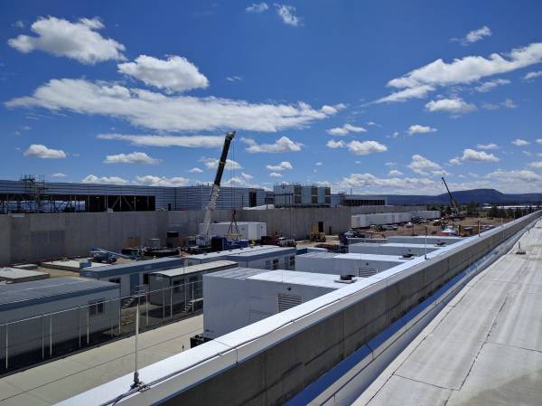 揭秘 Facebook 首个数据中心：全球 15 亿用户的账户信息都在这里 | 爱范儿