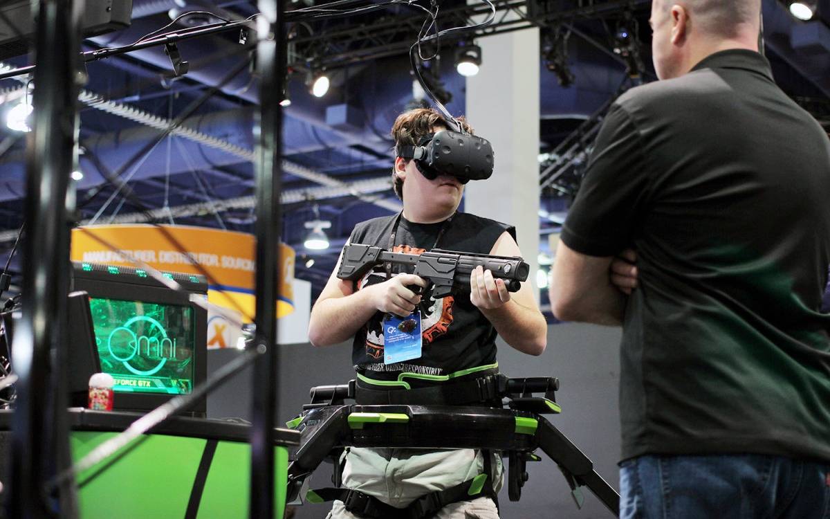 VR-ready 成本再降？Valve 推黑科技对抗 Oculus“异步空间扭曲技术” | 爱范儿