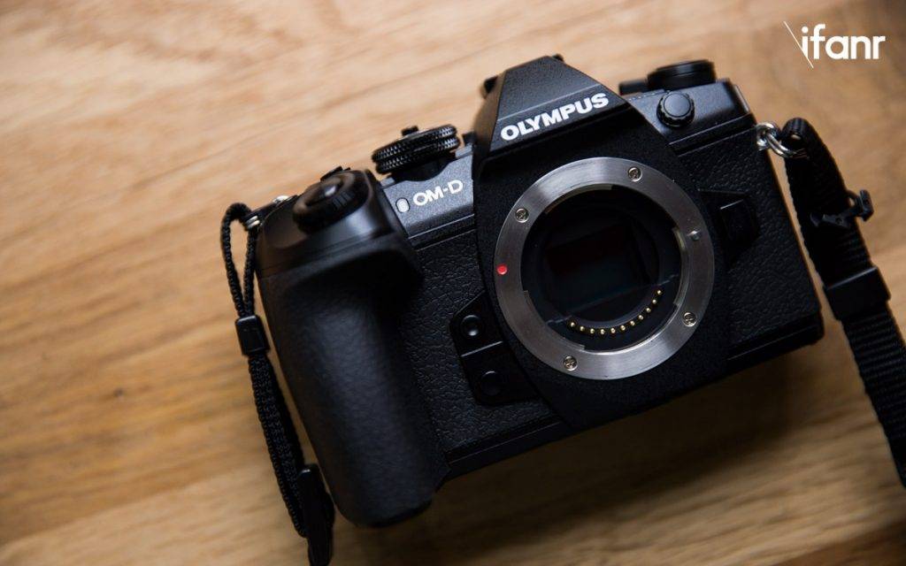 奥林巴斯 EM10 Mark iii 体验：与旗舰比肩的操控性，是它最大的武器 | 爱范儿