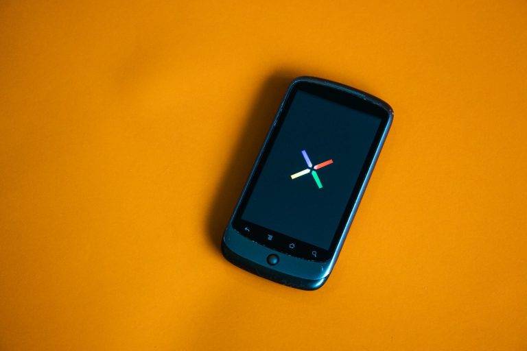 HTC 在 Android 阵营的 9 年演变史，一部手机一场梦 | 爱范儿