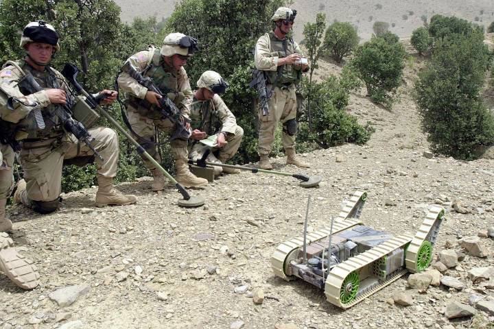 为了避免战争被机器人支配的恐惧，马斯克和 AI 专家们联名上书 | 爱范儿