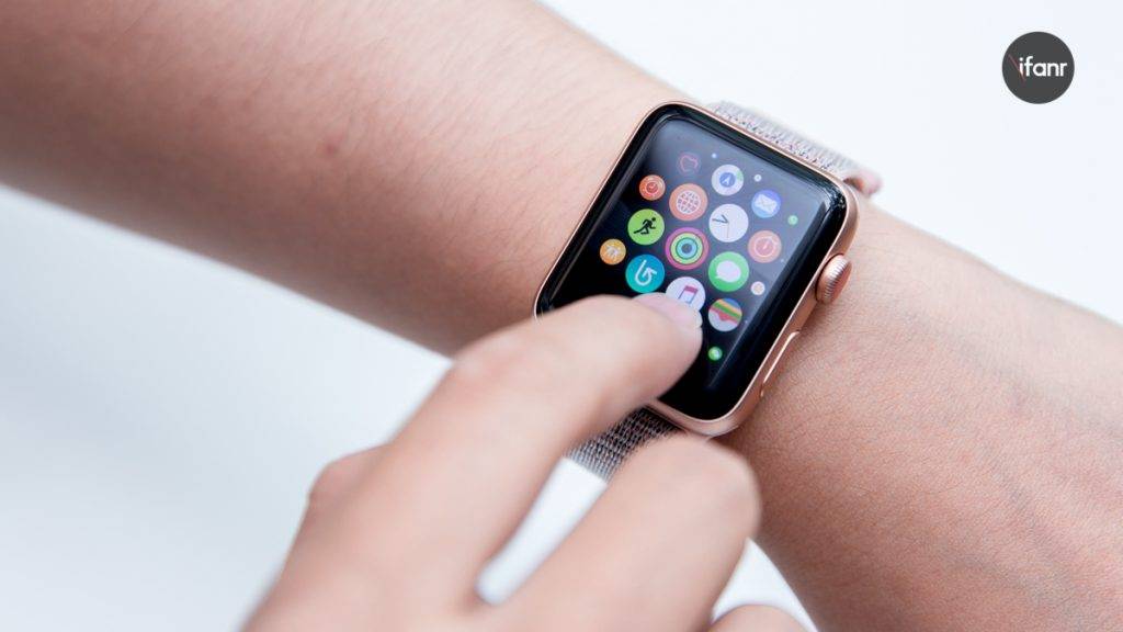 Apple Watch Series 3 评测：不带手机出门的一小时，它能做哪些事？ | 爱范儿
