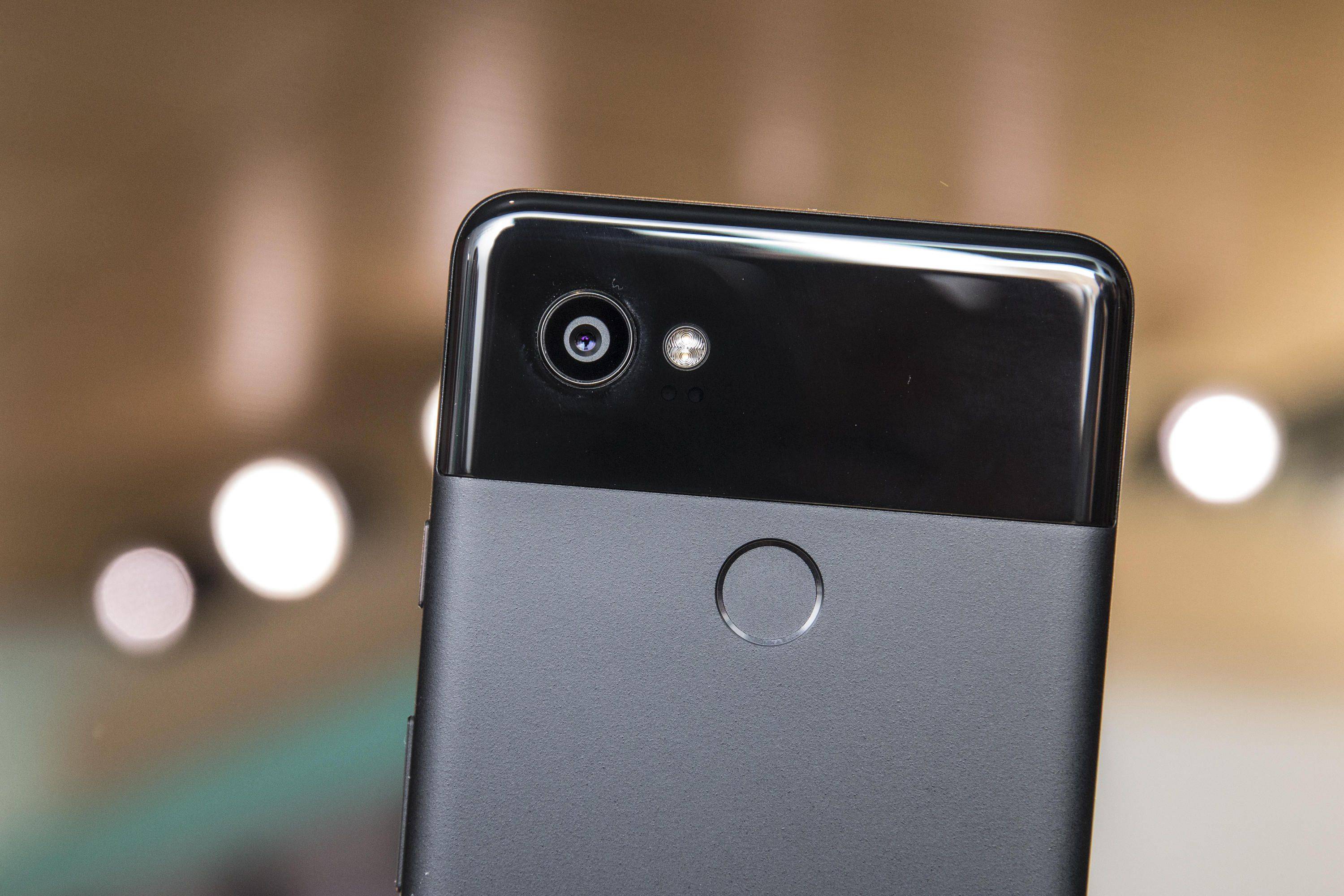 Google Pixel 2 / Pixel 2 XL 真机外媒上手：设计很实用，拍照有水平 | 爱范儿