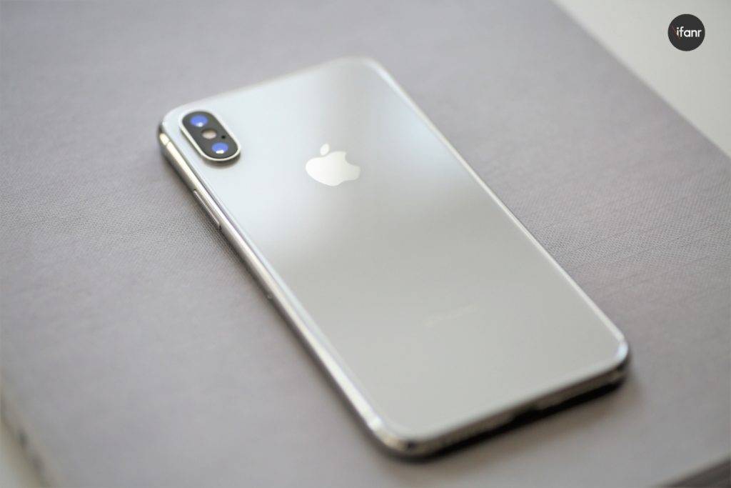 iPhone X 评测：史上变化最大的 iPhone，付出 8388 元究竟值不值？ | 爱范儿