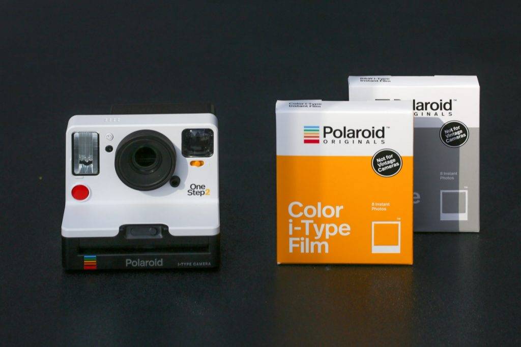 宝丽来起诉富士拍立得，方形相纸专利战正式开火 | 爱范儿