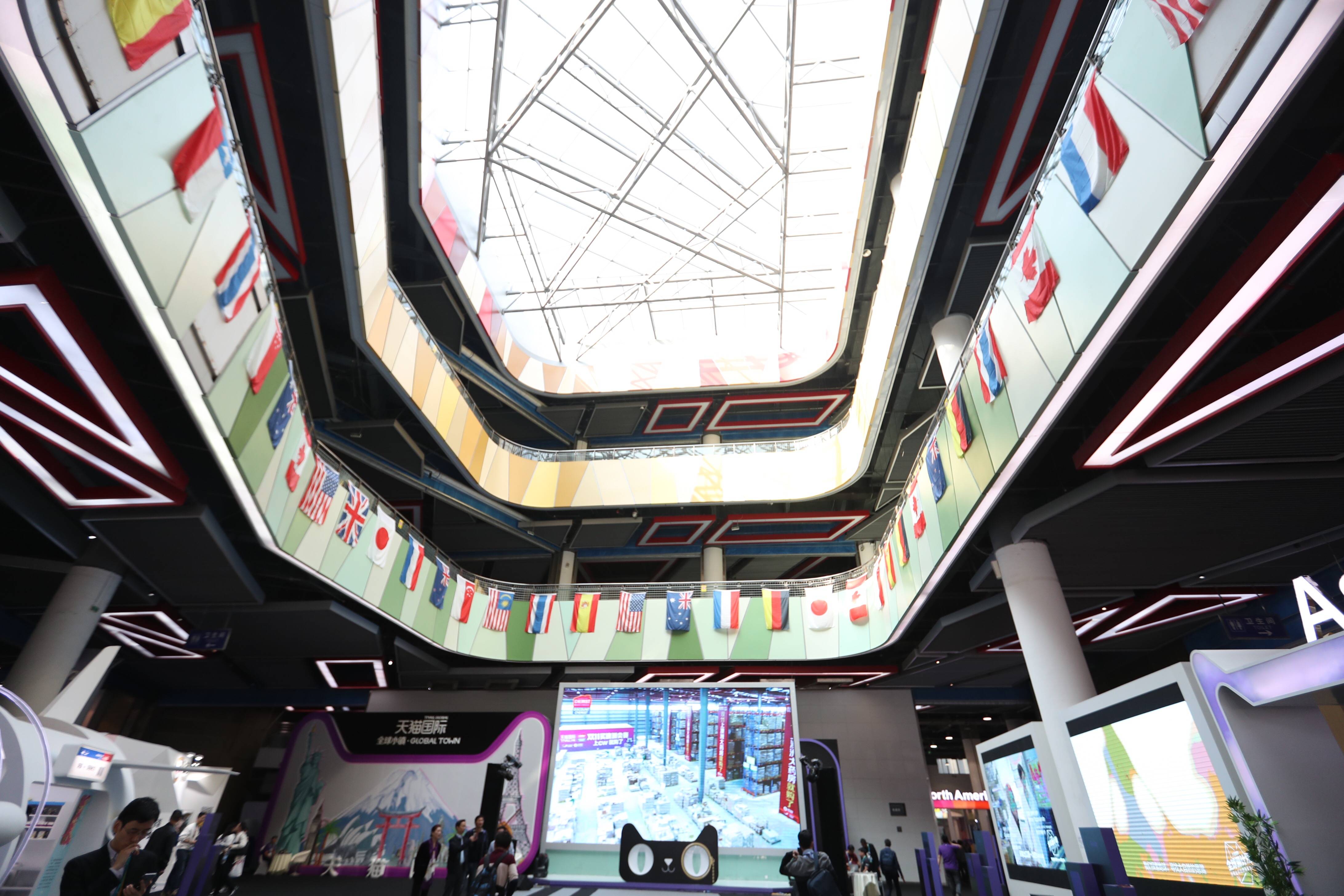 双 11 九岁了，当你在 “剁手” 的时候，知道阿里真正想做的是什么吗？ | 爱范儿