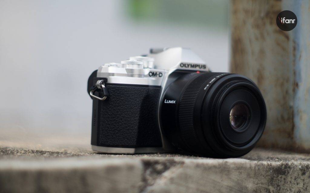 奥林巴斯 EM10 Mark iii 体验：与旗舰比肩的操控性，是它最大的武器 | 爱范儿