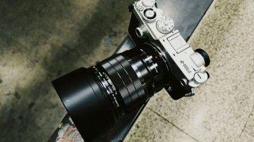 奥林巴斯 EM10 Mark iii 体验：与旗舰比肩的操控性，是它最大的武器 | 爱范儿