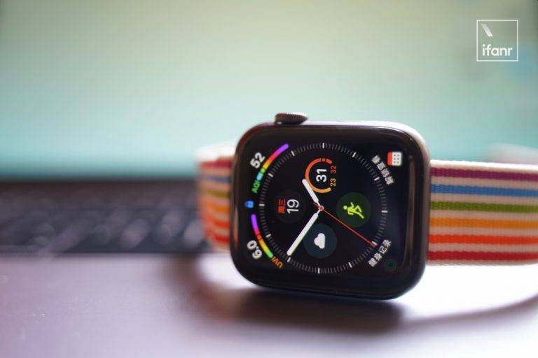 Apple Watch Series 4 首发评测：它是智能手表的 iPhone 4 | 模范评测 | 爱范儿