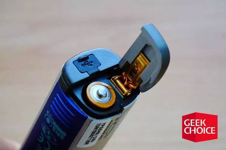 当年这台千元旗舰 MP3, 128M 内存却能装下 50 首歌 | 爱范儿