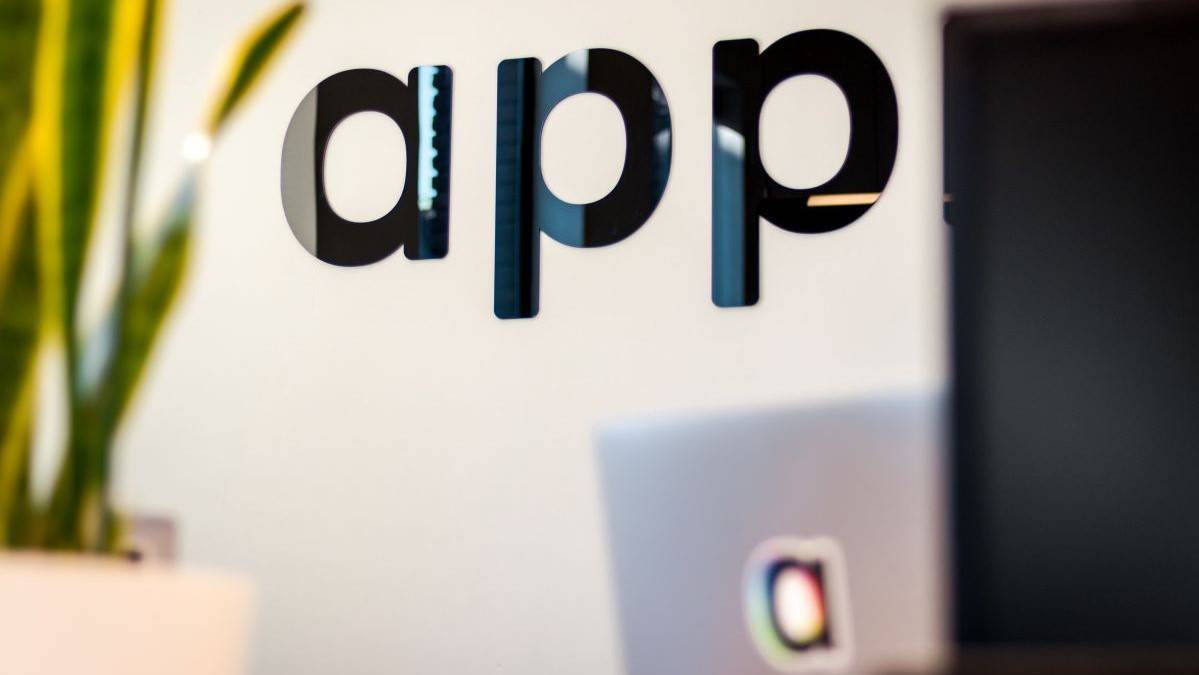 80% 的人都把「App」念错了，诶屁屁还是爱普？读错 N 遍后我终于找到答案 | 爱范儿