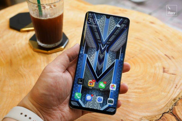 华为 P30 Pro 评测：一位面面俱到的艺术生丨模范评测 | 爱范儿