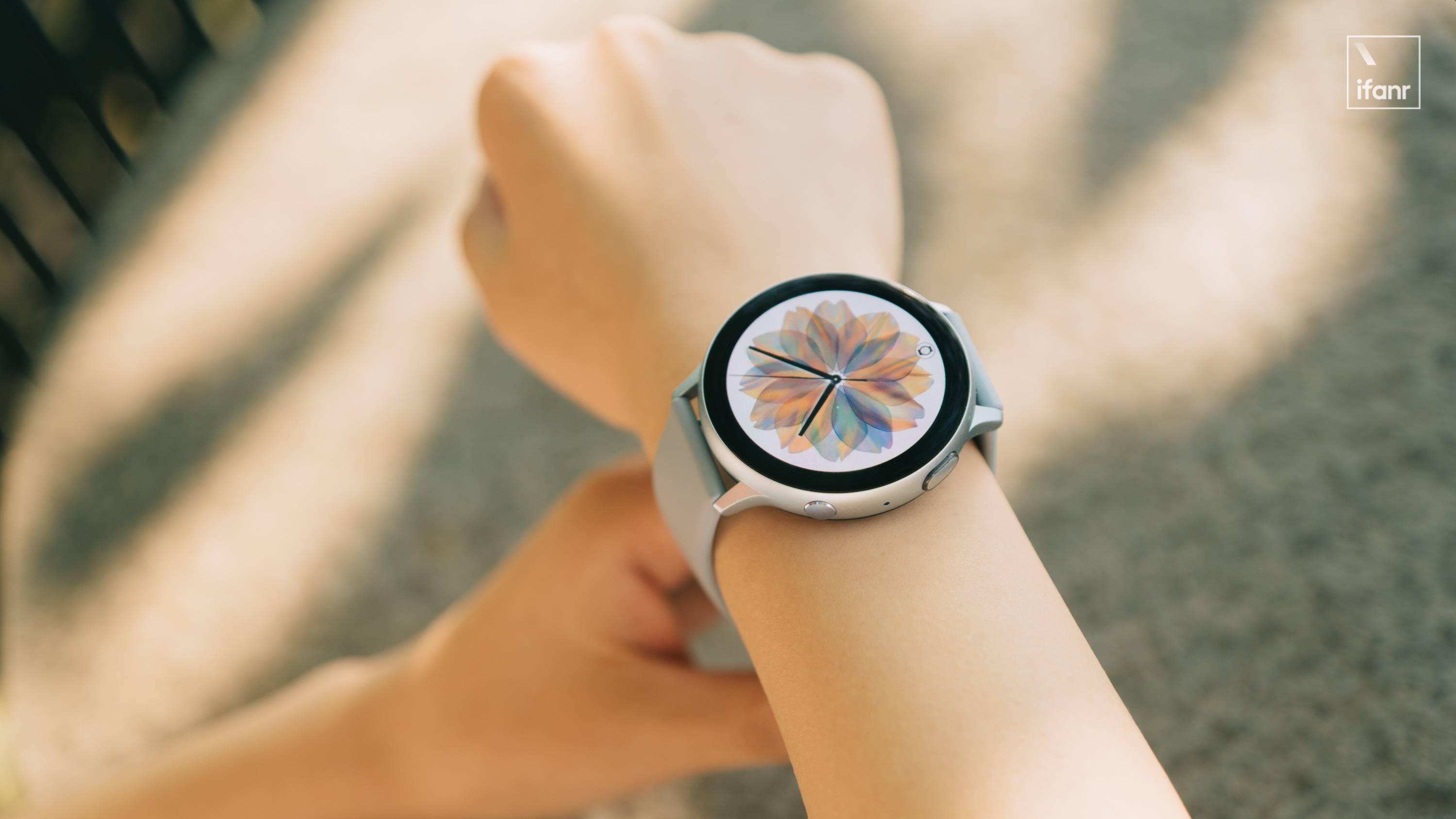 Galaxy Watch Active 2 评测：在好看的皮囊中找回有趣的灵魂 | 爱范儿