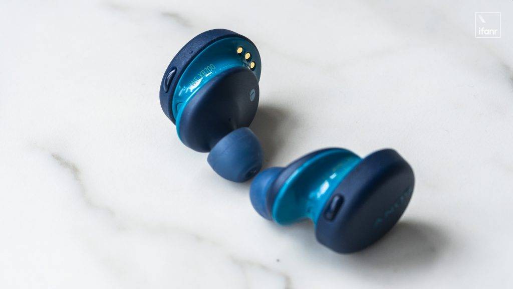 索尼 WF-XB700 真无线耳机上手，单机 9 小时的入门新选择 | 爱范儿