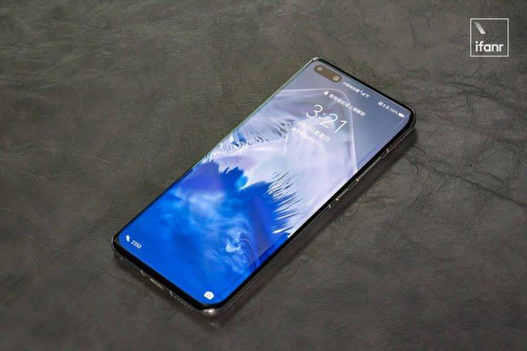 华为 P40 Pro+ 上手评测：超感知徕卡五摄，和 P40 Pro 的区别在哪里？ | 爱范儿