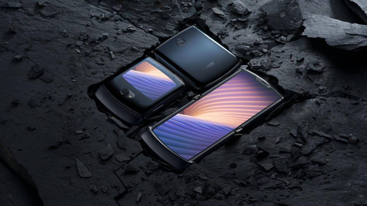 motorola razr 刀锋 5G 折叠手机发布：无缝无折痕，用经典碰撞未来 | 爱范儿