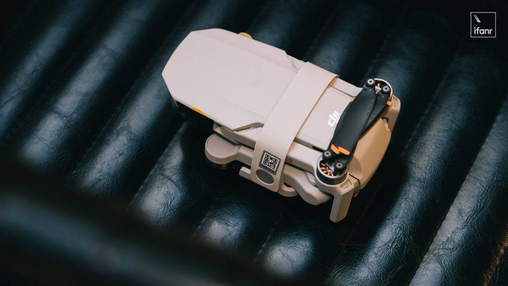 DJI Mini 2 首发评测：小机身，藏大性能 | 爱范儿