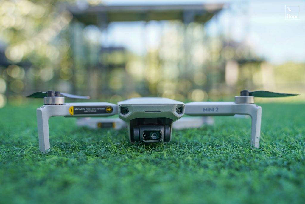 DJI Mini 2 首发评测：小机身，藏大性能 | 爱范儿
