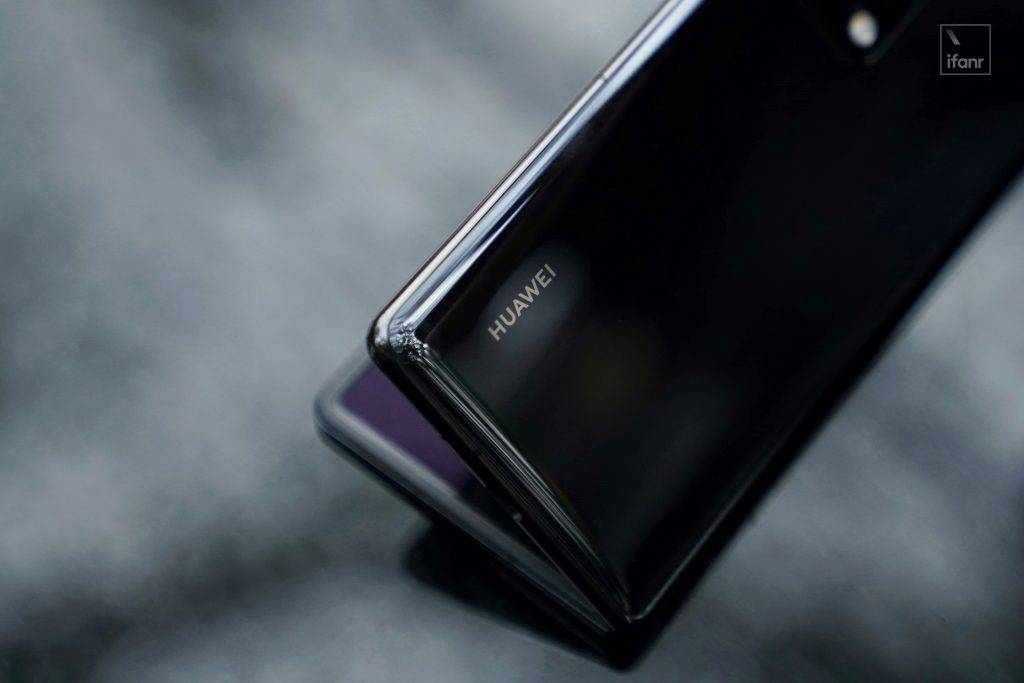 华为 Mate X2 深度体验：从能用到好用，折叠屏总算毕业了 | 爱范儿