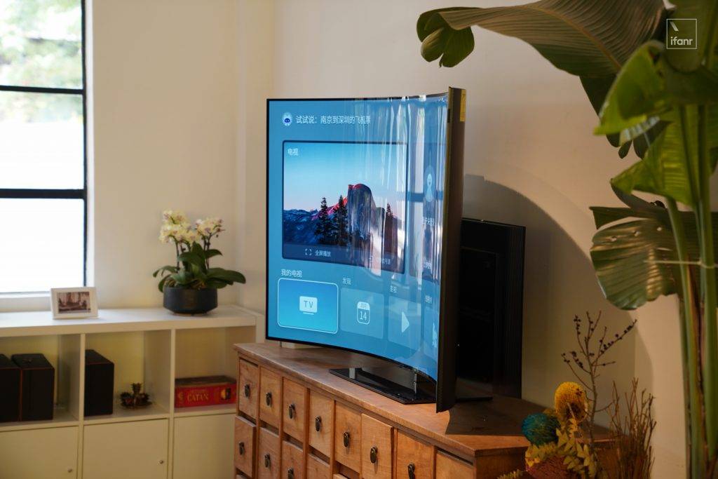 创维变形电视 W82 体验：我弯了，你随意 | 爱范儿