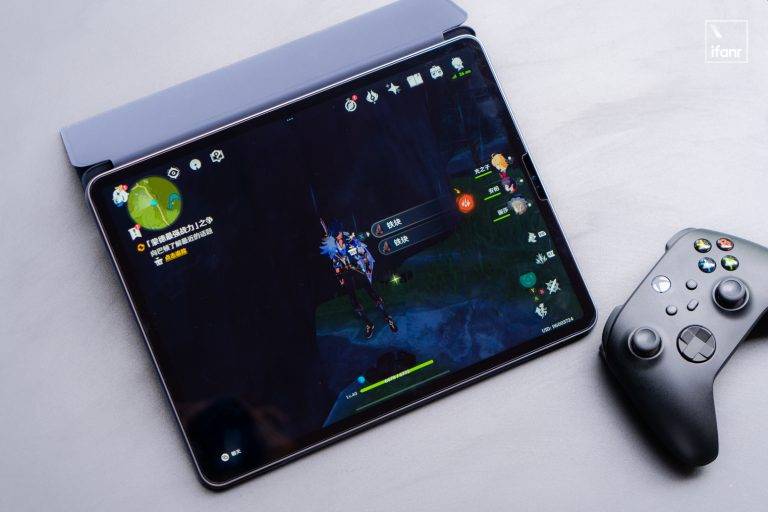 抱着 iPad Pro 玩了两天游戏，我发现了苹果做游戏机的突破点 | 爱范儿
