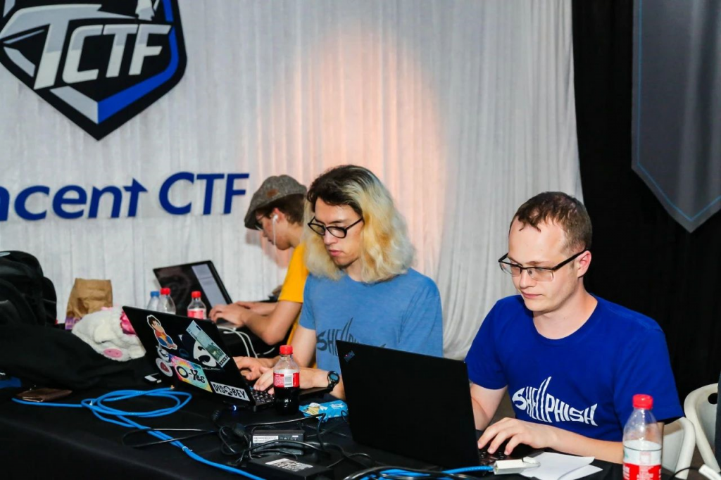 从野蛮生长到世界冠军，这群醉心于电脑技术的年轻人实现了逆风翻盘 | 爱范儿