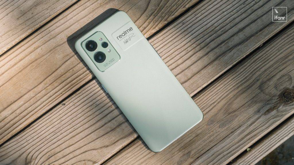 真我 GT 2 Pro 体验：新骁龙 8，2K 柔性直屏，真我的高端旗舰成了？ | 爱范儿