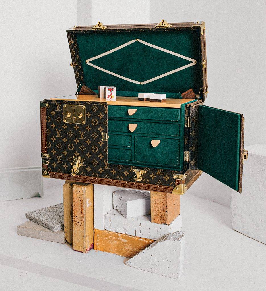 LV、PRADA 抢着卖，千金难买一副麻将 | 爱范儿