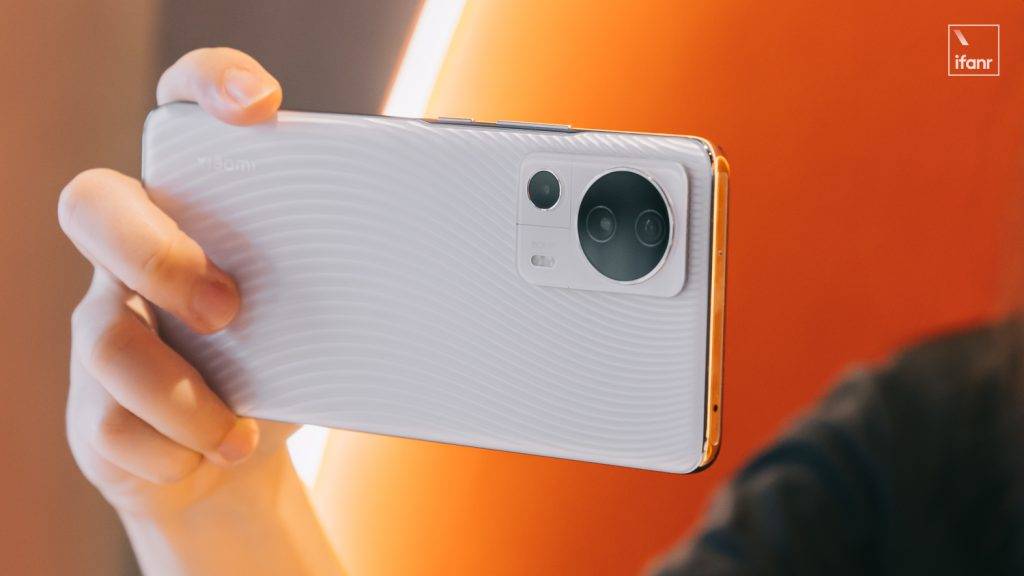 小米 Civi 2 图赏：双 3200 万像素前置「灵动岛」双摄，还有百褶裙后盖 | 爱范儿