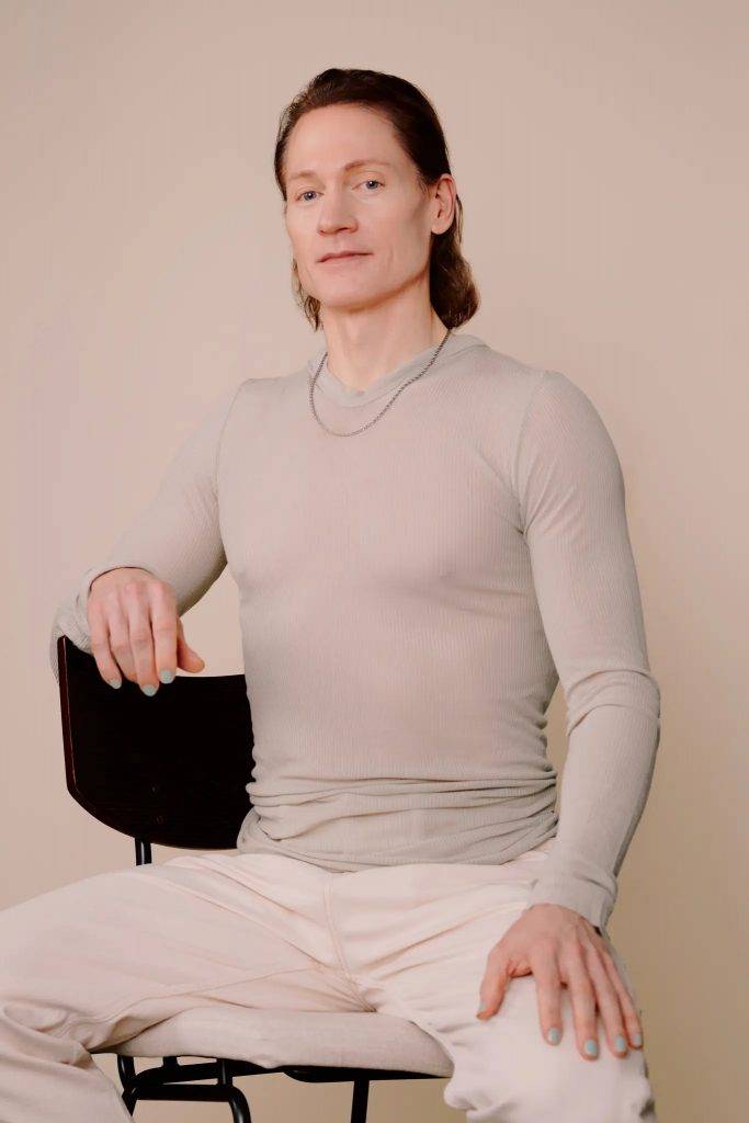 Le magnat de la Silicon Valley, âgé de 45 ans, revient à l’âge de 18 ...