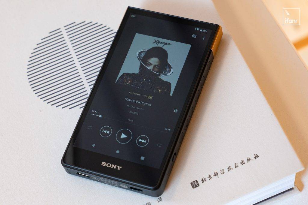 索尼 NW-ZX700 体验：更便携的「小黑砖」，随身醇音的工程级进化 | 爱范儿