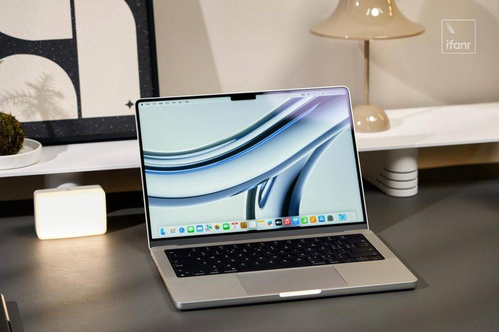 M3 MacBook Pro 评测：Mac 可以打游戏了，但这不是它最大的亮点 | 爱范儿