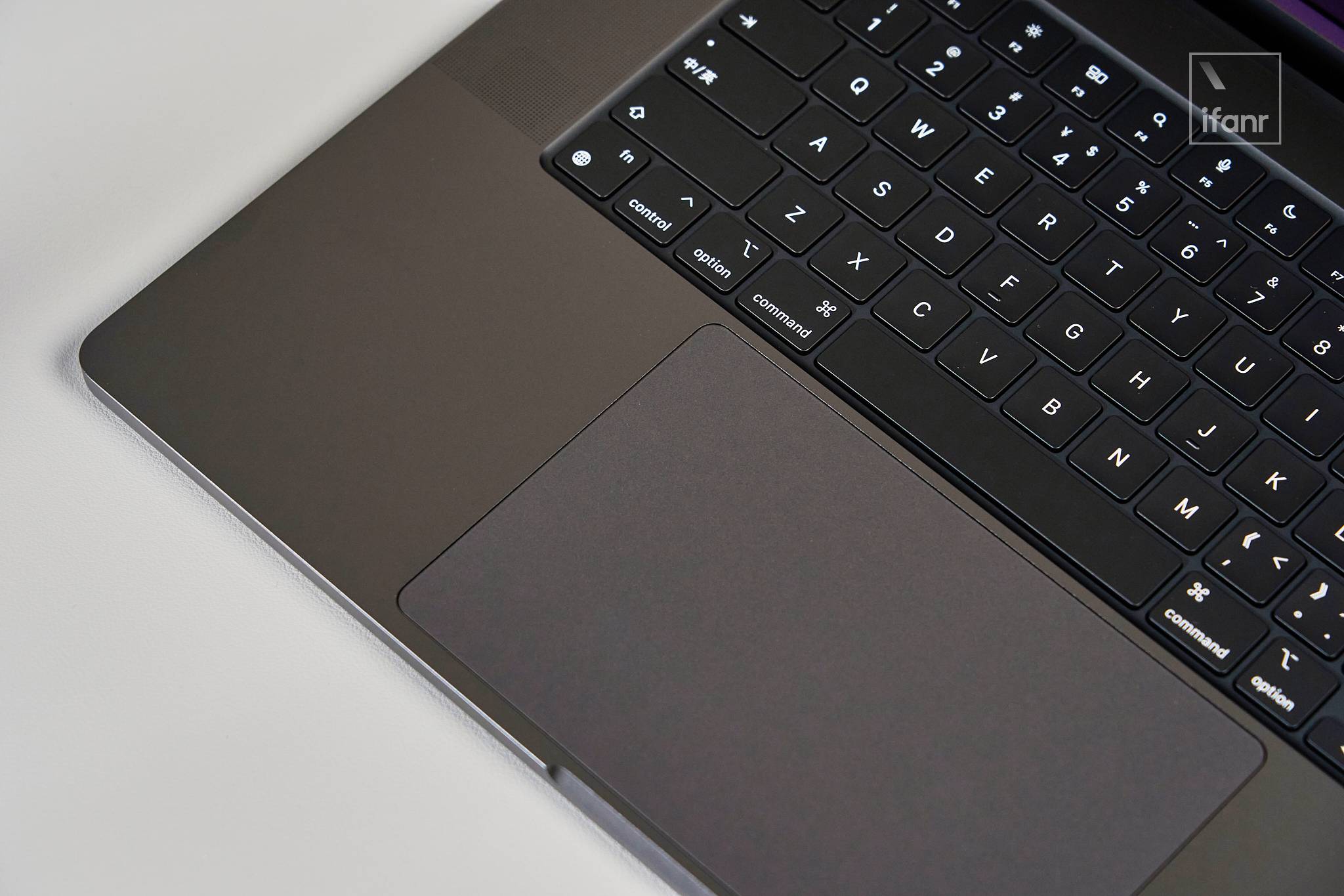 M3 MacBook Pro 评测：Mac 可以打游戏了，但这不是它最大的亮点 | 爱范儿