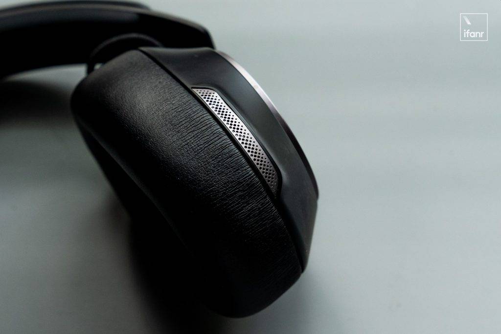 Poly Voyager Surround 80 UC 体验：21 天续航加双重降噪，听感最舒服的办公耳麦 | 爱范儿