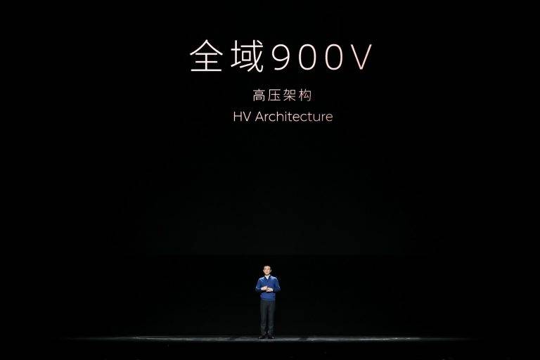 蔚来 ET9 亮相！预售价 80 万元，百万级行政轿车迎来「中国玩家」 | 爱范儿