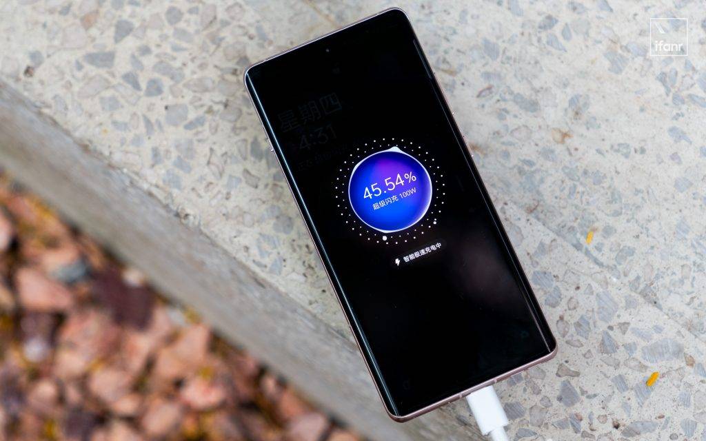 一加 Ace 3 体验：定价 2599 起，电池储存大升级，加量之后也降价 | 爱范儿