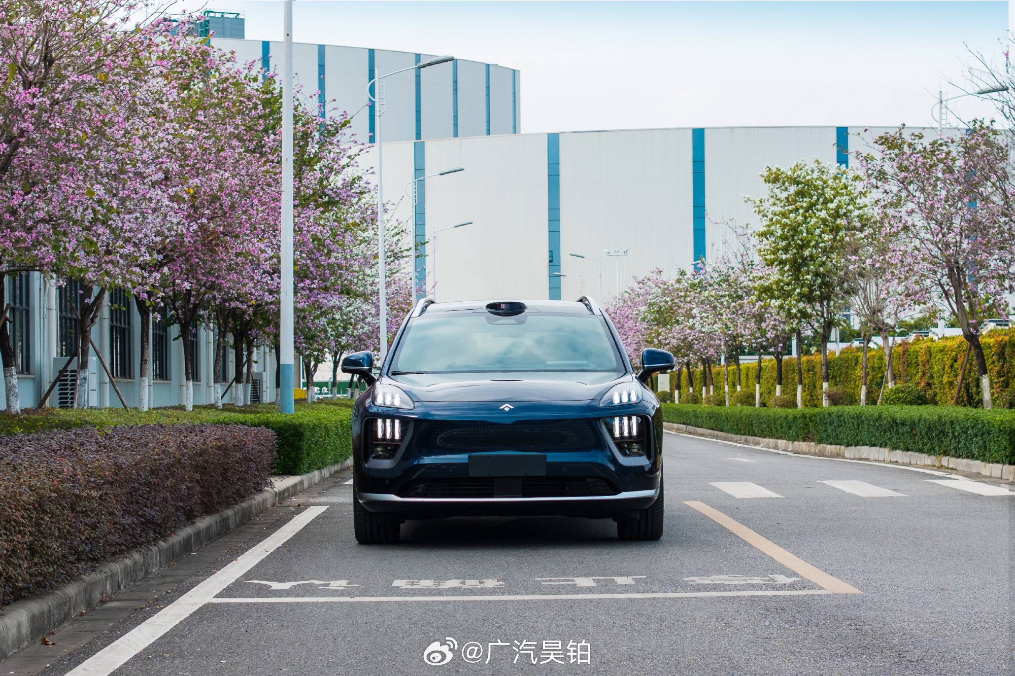 直面问界 M8和理想 L8， 27.98 起的广汽昊铂HL开启预售 | 爱范儿