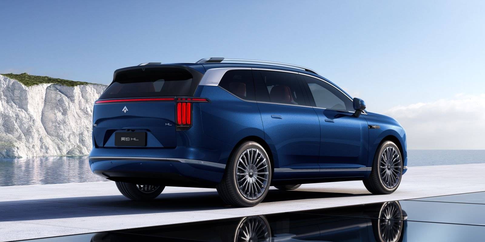 26.98 万元起，价格拉到极限的广汽昊铂 HL，想要掀翻理想 L8 和问界 M8 | 爱范儿