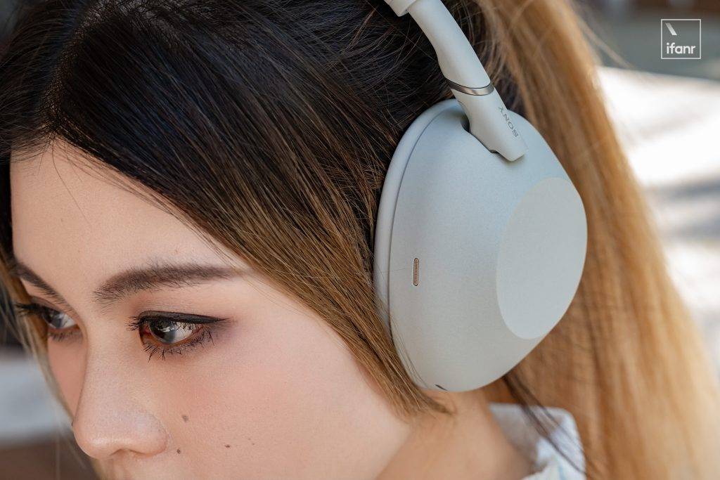 索尼 WH-1000XM6 首发评测：一款迟到三年的索尼旗舰降噪耳机 | 爱范儿