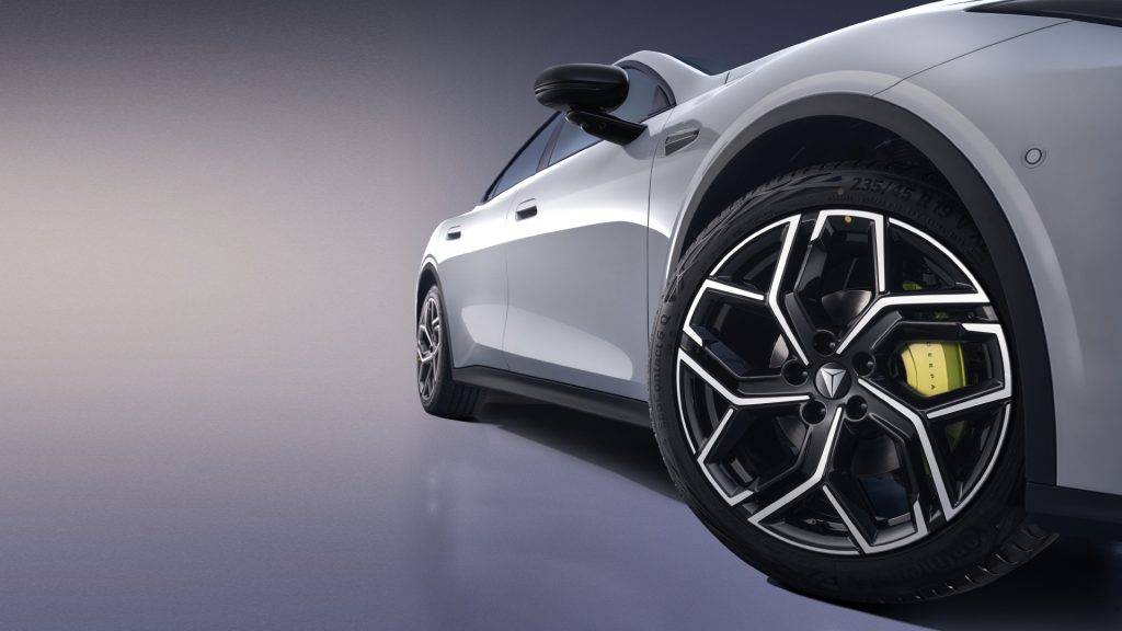 13.29万起售，深蓝 L06 订单1小时破2万！麋鹿测试成绩超越保时捷 911 | 爱范儿