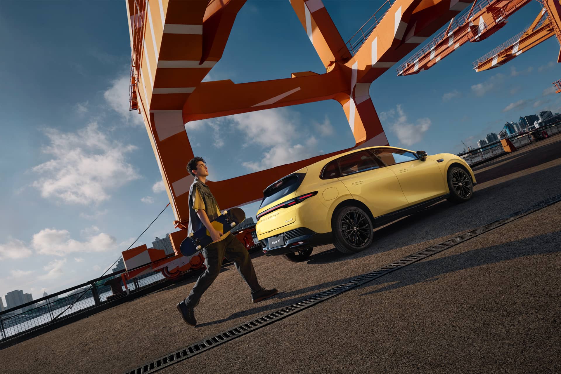 预售 10.58 万元的 Lafa 5，是零跑心中的「白月光」 | 爱范儿